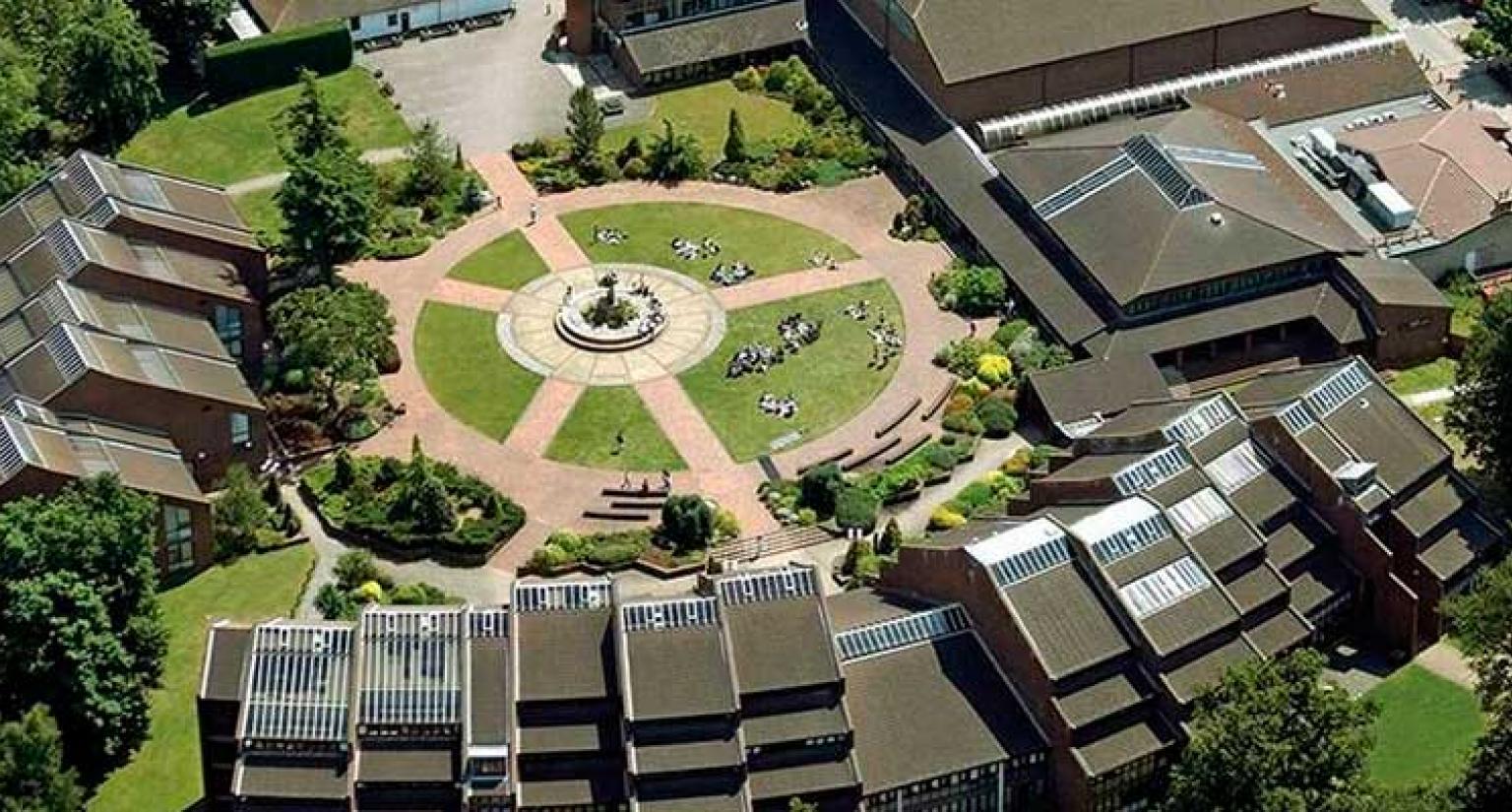 ACS International School Cobham | イギリス小中高留学｜ロビンエデュケーション